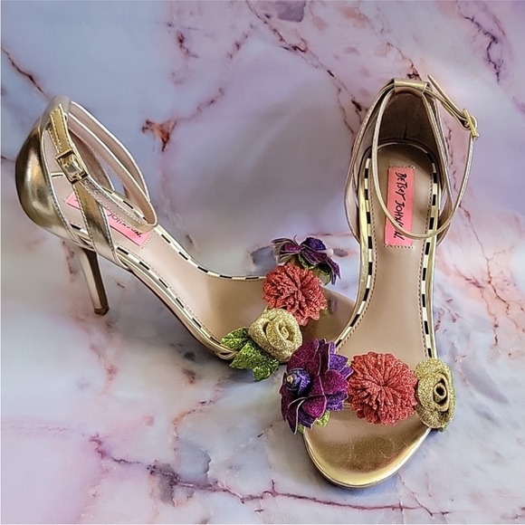 Betsey Johnson | Shoes | Betsey Johnson Cruze Metallic Gold Glitter ...
